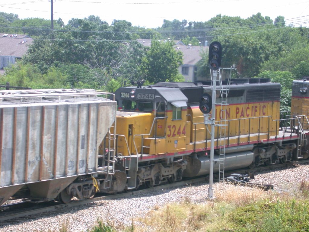 UP 3244, 3Aug2004 SB into SNEED